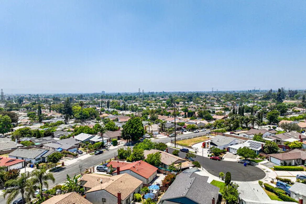 Living in Arleta, Los Angeles, CA: Neighborhood Guide